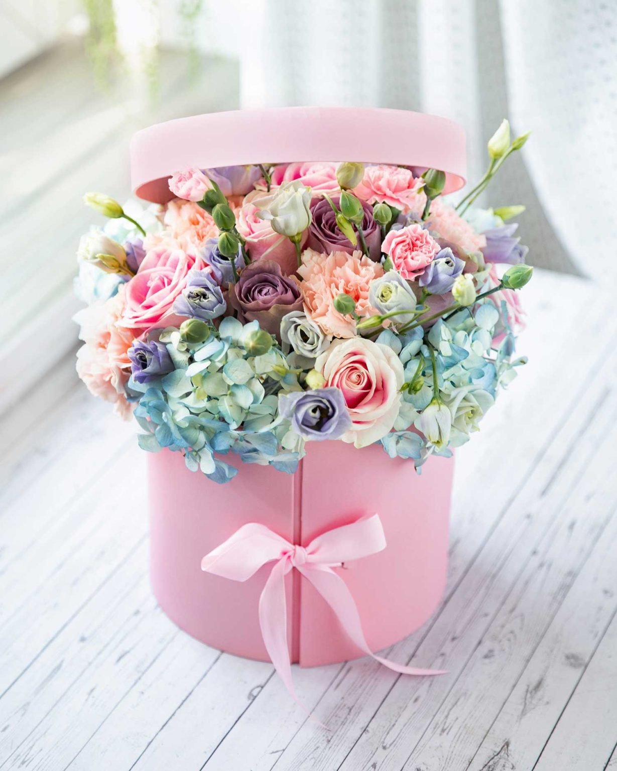 Rose and Chocolate Strawberry Boxes | Tasty Treats - Berryccino
